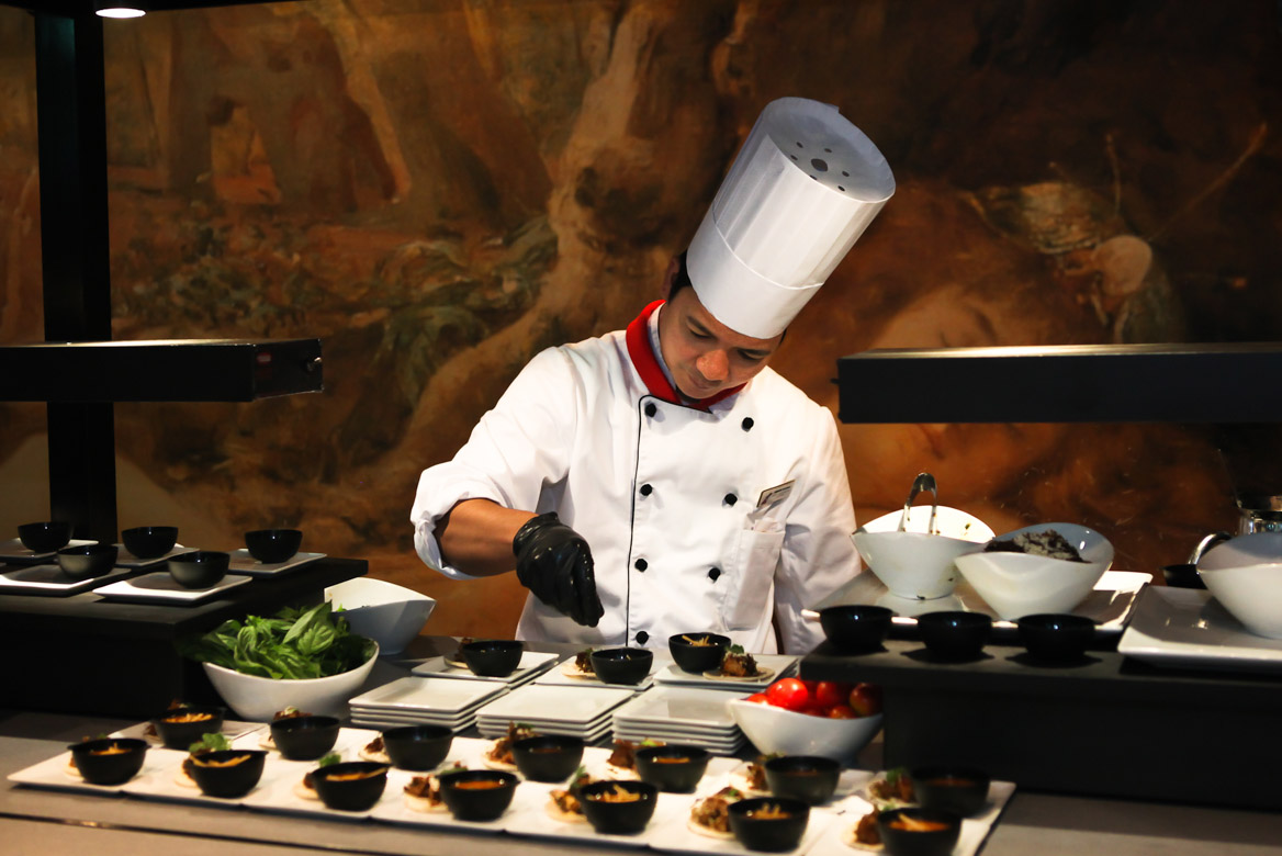 What Dining is Included on a Carnival Cruise